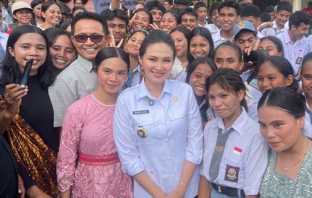 Sherly-Sarbin Wujudkan Pendidikan Gratis di 100 Hari Kerja – Ikkela.com